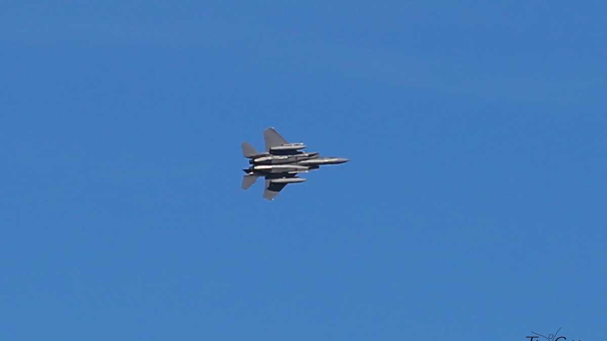 Obama's fighter jet escort circles above Santa Cruz