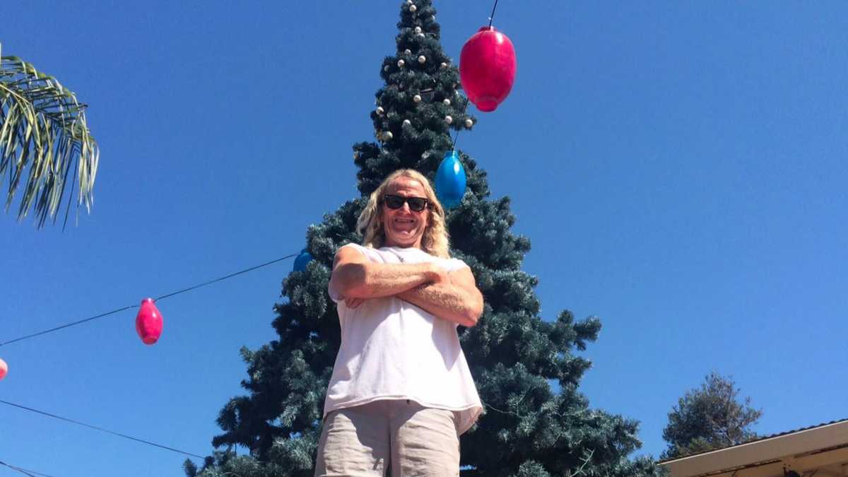 Santa Cruz man transforming beach bungalow to the north pole