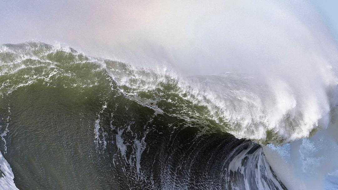 Big-wave surfers brave 50-foot waves at Mavericks