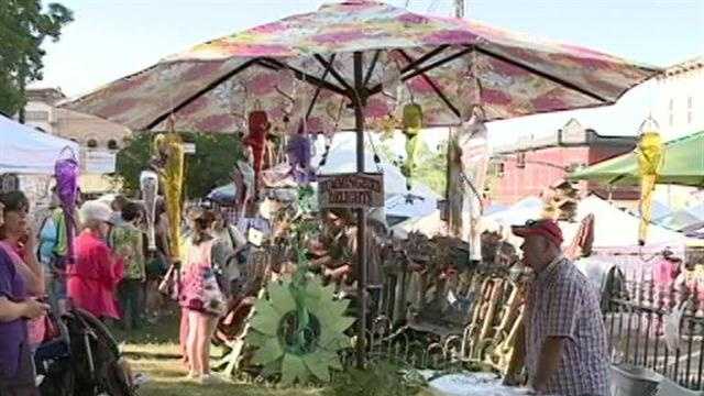 Canton Flea Market draws thousands of shoppers