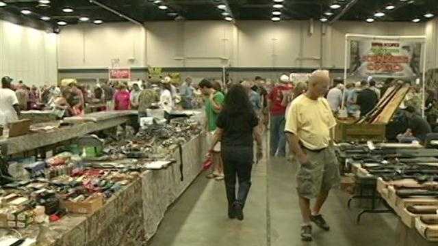 Gun goes off at gun show