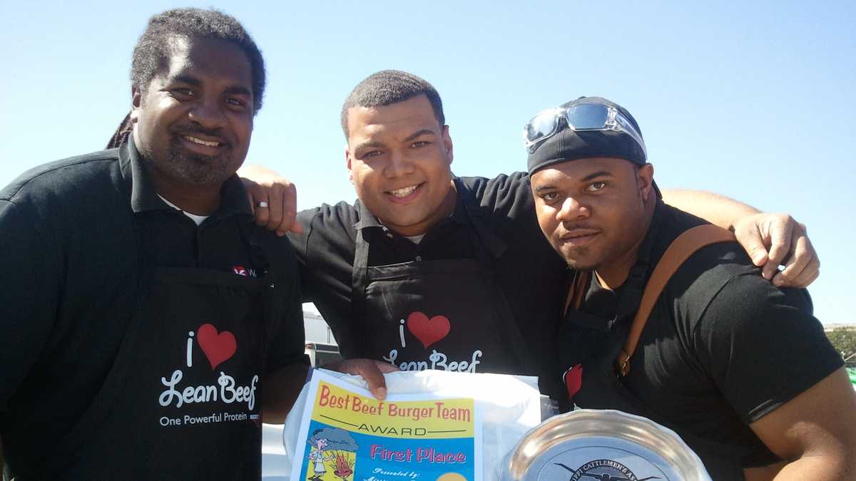 16 WAPT team wins Best Burger Contest