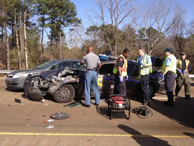 MHP trooper injured in crash MHP trooper injured in crash