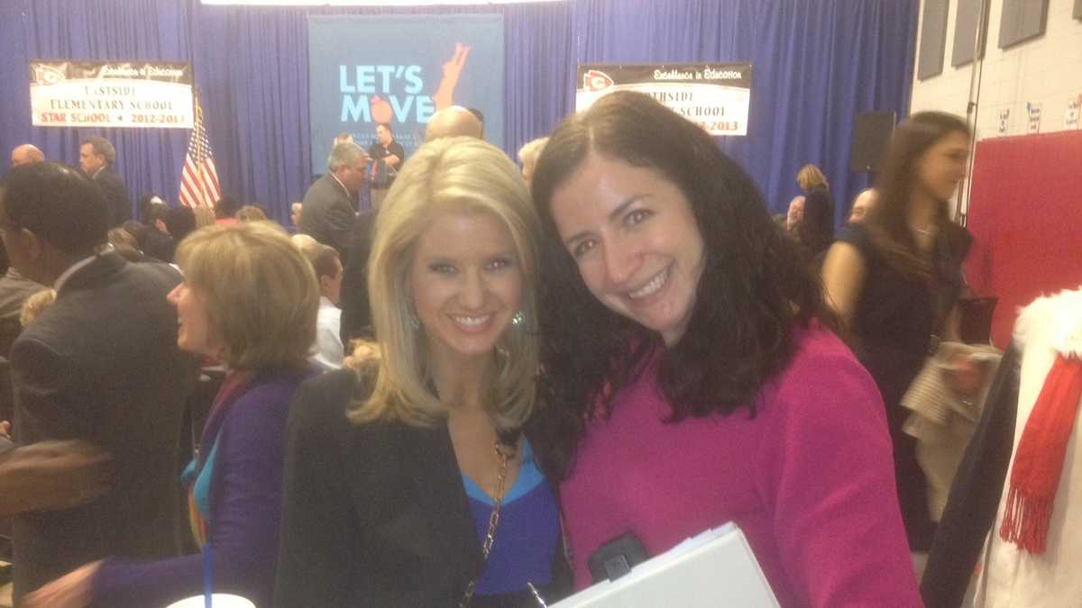 Images: Michelle Obama, Rachael Ray visit Clinton