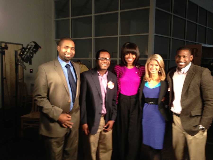 Images: Michelle Obama, Rachael Ray visit Clinton