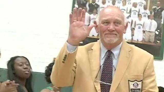 Hall of Famer Billy Shaw visits hometown