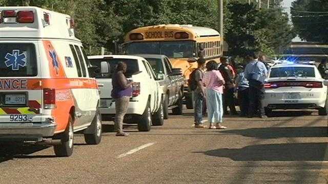 Fight on school bus; JPD arrests 5 students, 1 man