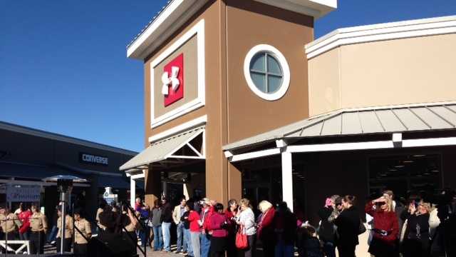 Outlets of Mississippi opens in Pearl