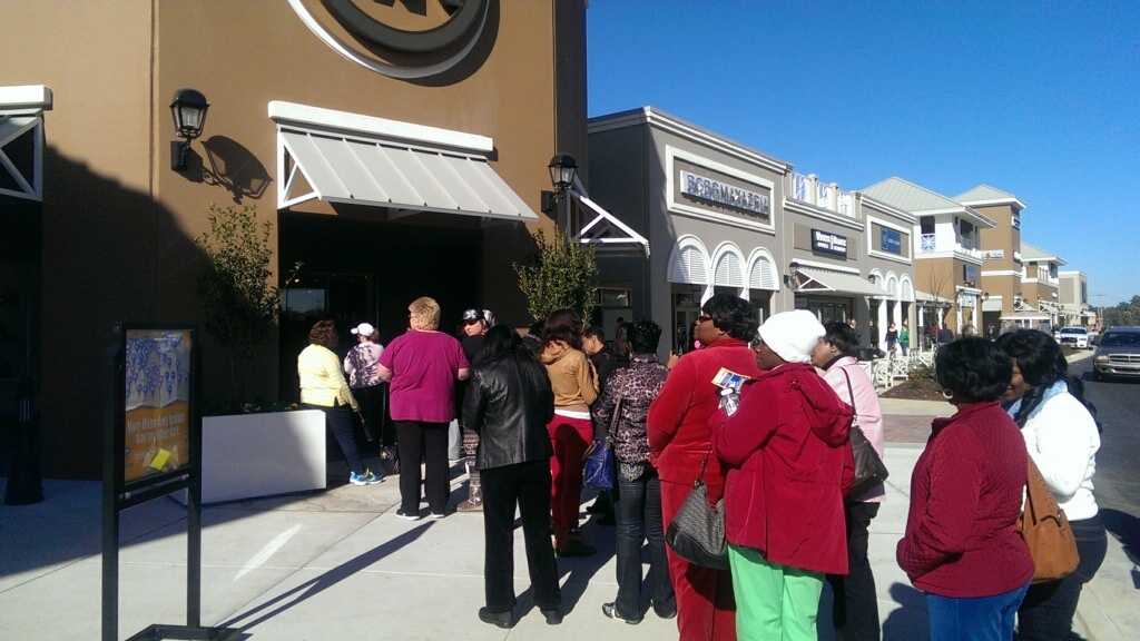 Outlets of Mississippi opens in Pearl