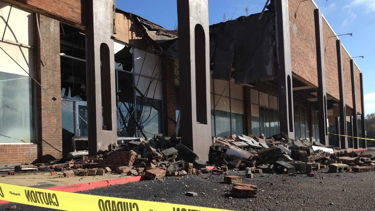 Building collapses at Jackson Square