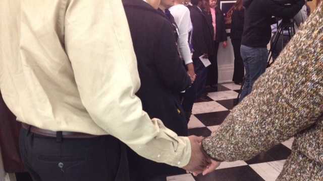 Mourners pray for late Mayor Chokwe Lumumba