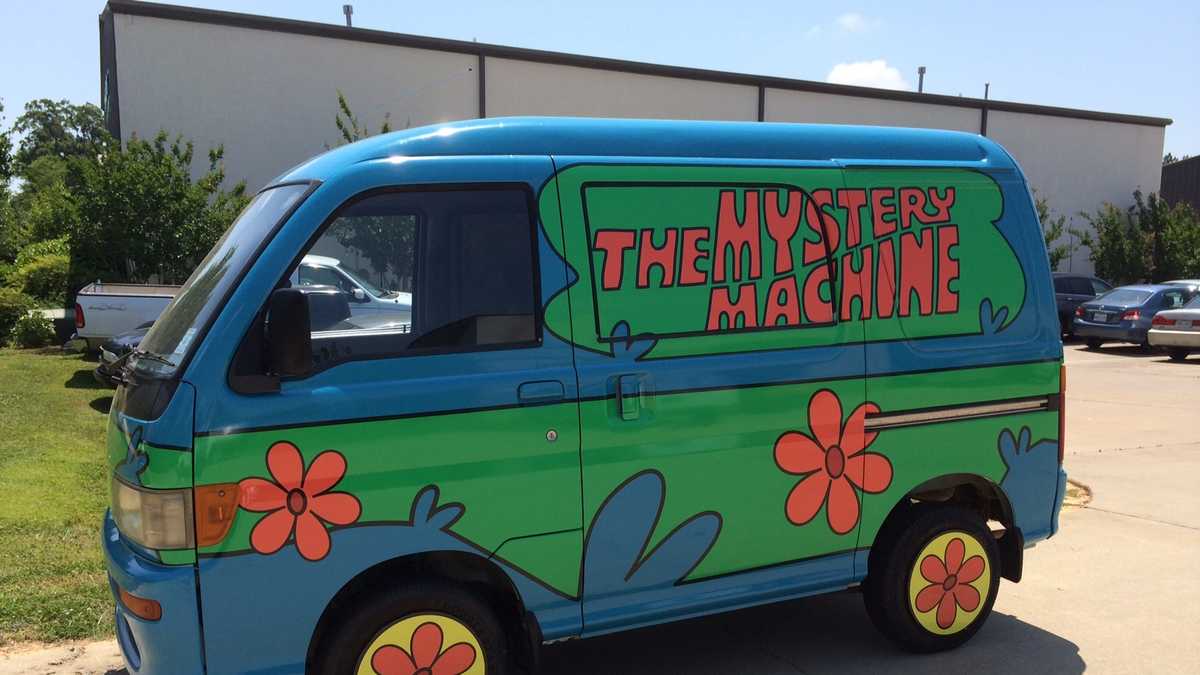 Mystery Machine attracts Scooby Doo fans