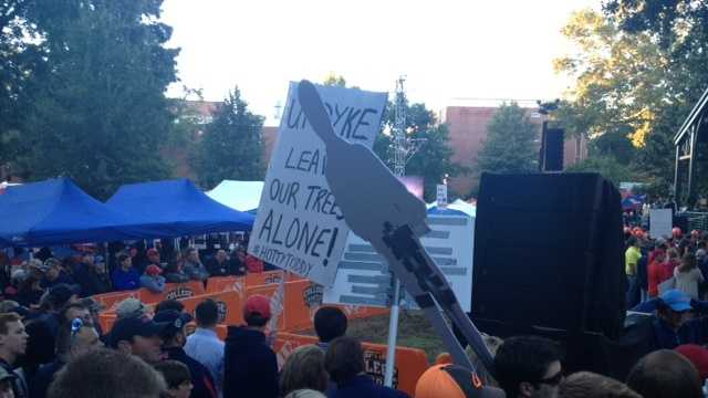 16 WAPT News anchors cheer on football teams