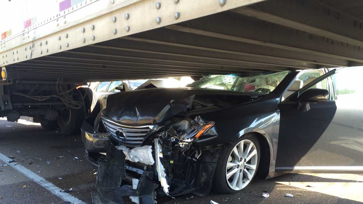 Several vehicles involved in I-55 wreck