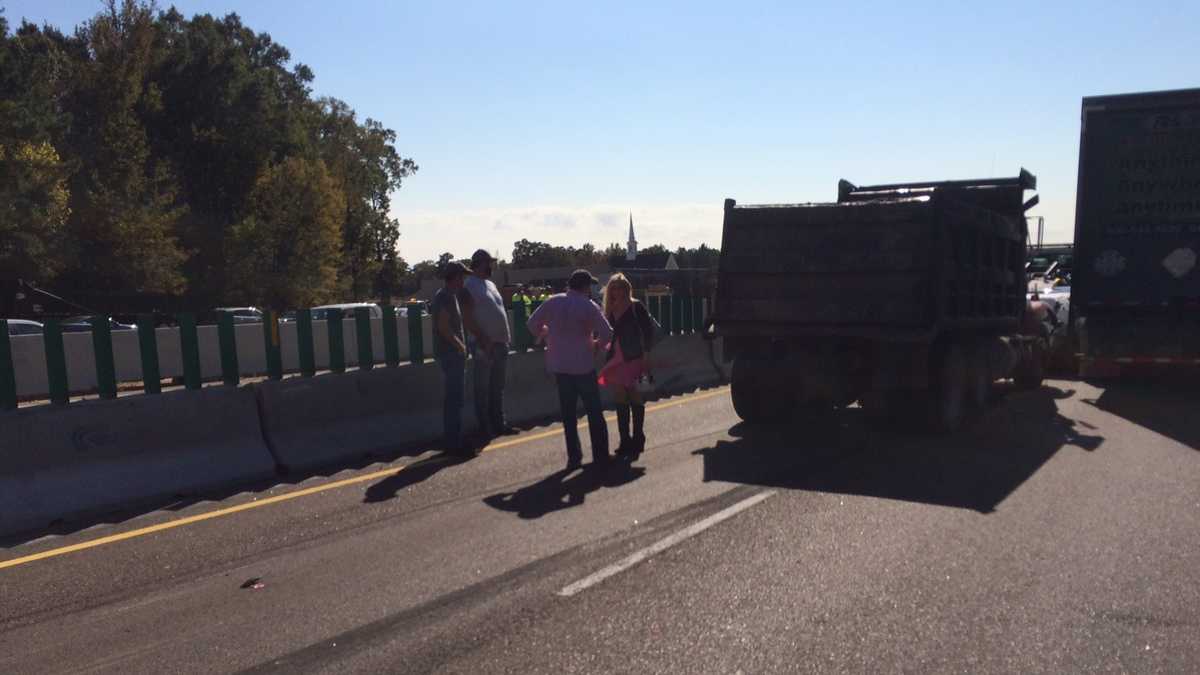 Several vehicles involved in I-55 wreck