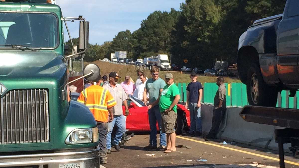 Several vehicles involved in I-55 wreck