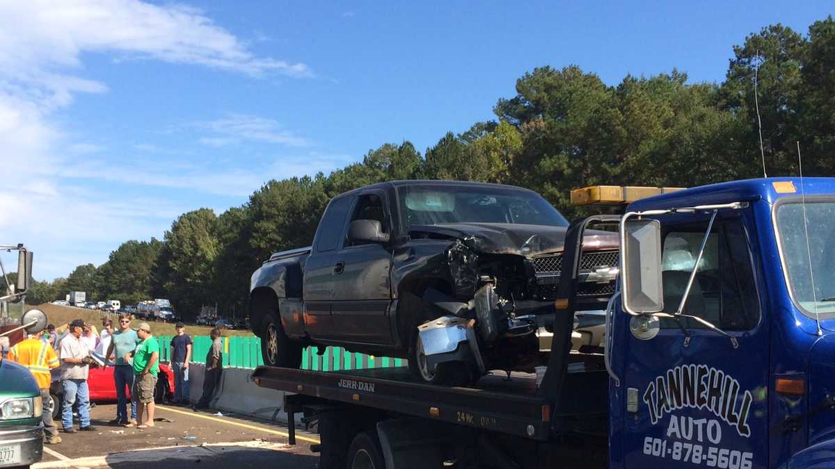 Several vehicles involved in I-55 wreck