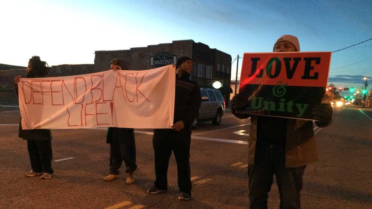 Miss. civil rights groups urge peaceful Ferguson protests
