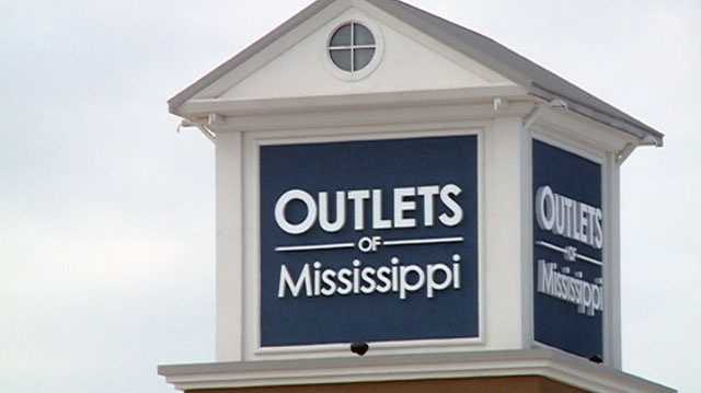 Saks Off 5th closes, new stores opening at Pearl outlet mall