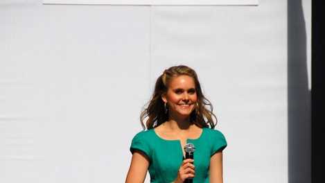 Sarah, Ava take part in Harbor East fashion show