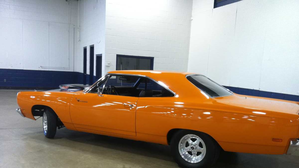 In photos: Ava previews car, toy shows