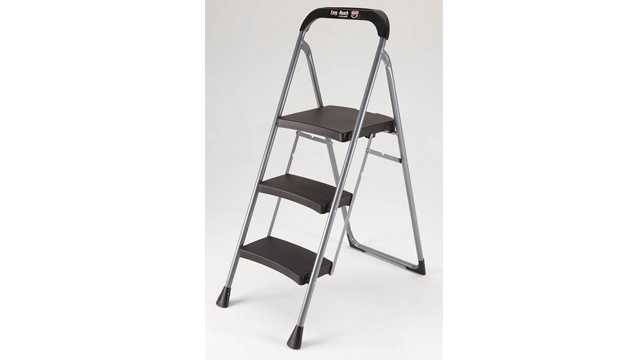 Step stools recalled over fall hazard