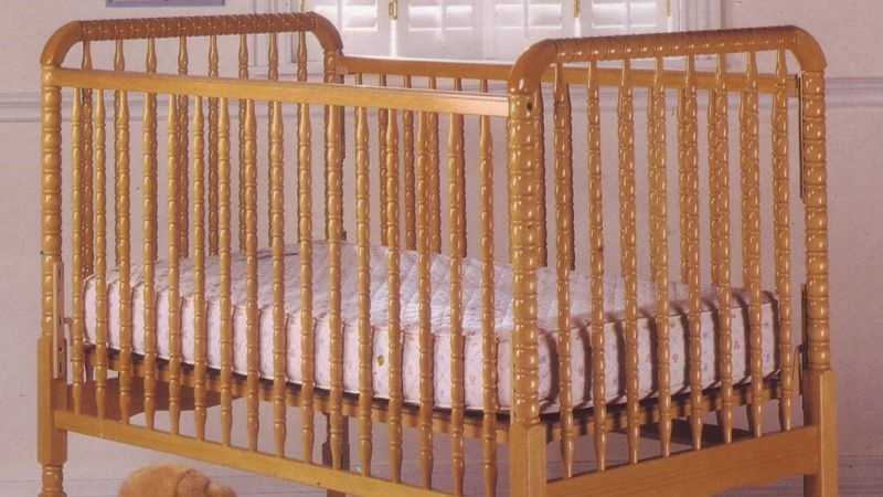 Entrapment, suffocation risks prompt crib recall