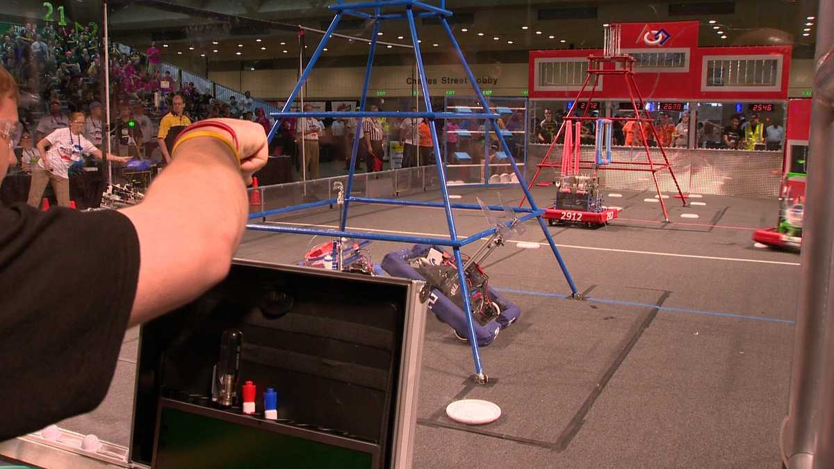 In Photos: Robotic Frisbee competition gets fierce