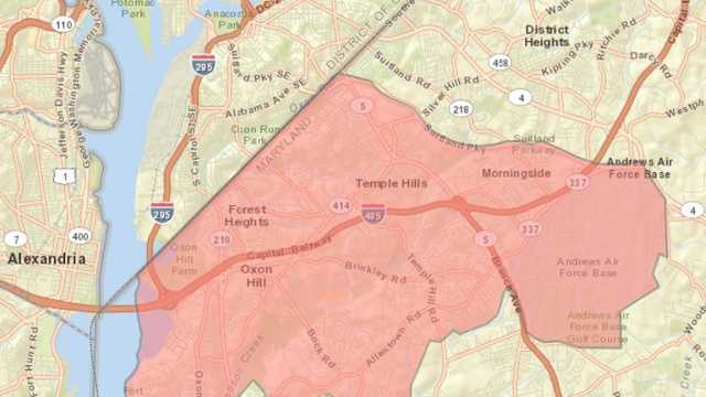 WSSC crews shut valve to repair failing pipe