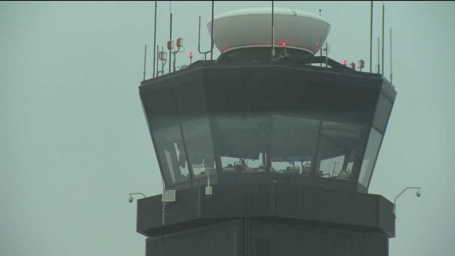 Lightning temporarily shuts down BWI, injures 1