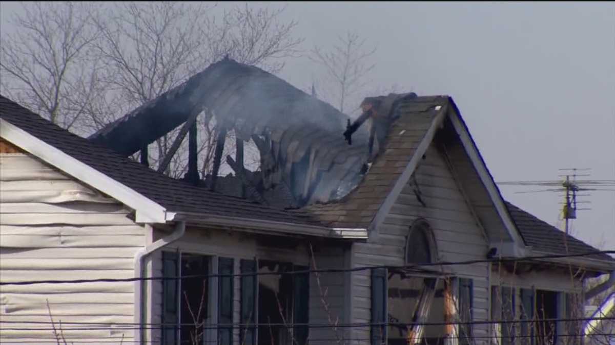 Essex house fire injures 3; Neighbor questioned