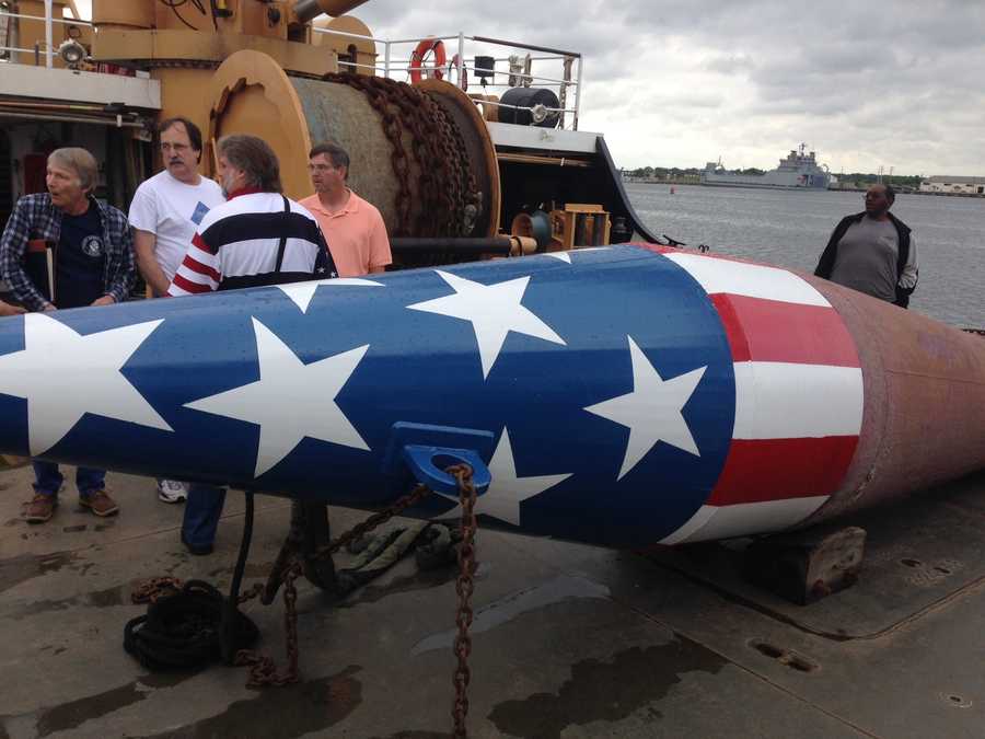 Coast Guard drops off Francis Scott Key buoy