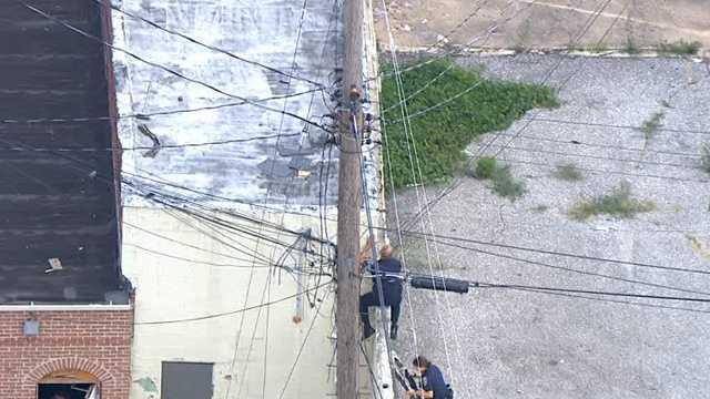 SkyTeam 11 captures Baltimore rooftop arrest