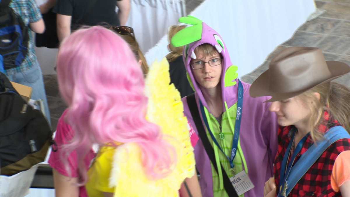 Bronycon 2014: 'My Little Pony' fans unite