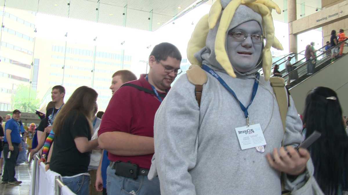Bronycon 2014: 'My Little Pony' fans unite