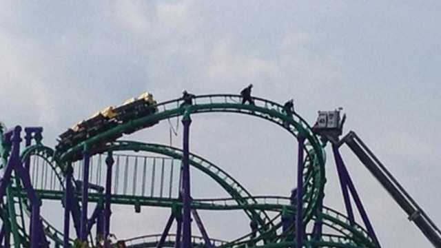 2 dozen people rescued from Six Flags Md. ride