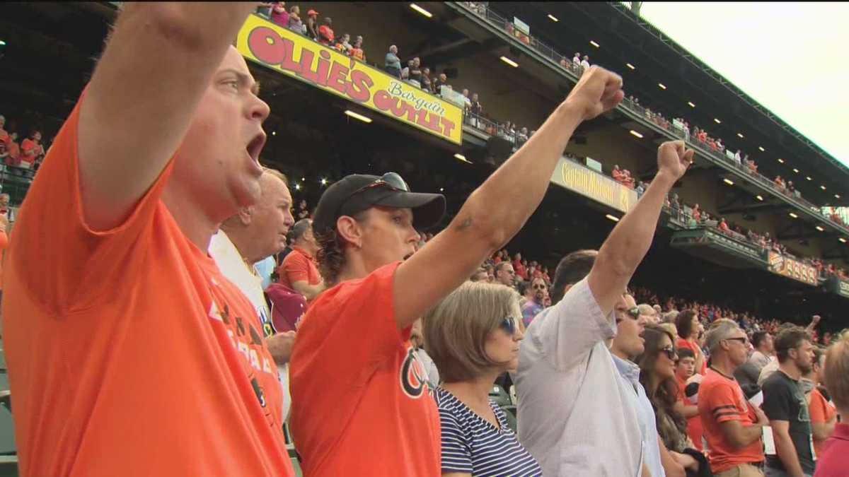 Baltimore fans put the 'O!' in national anthem