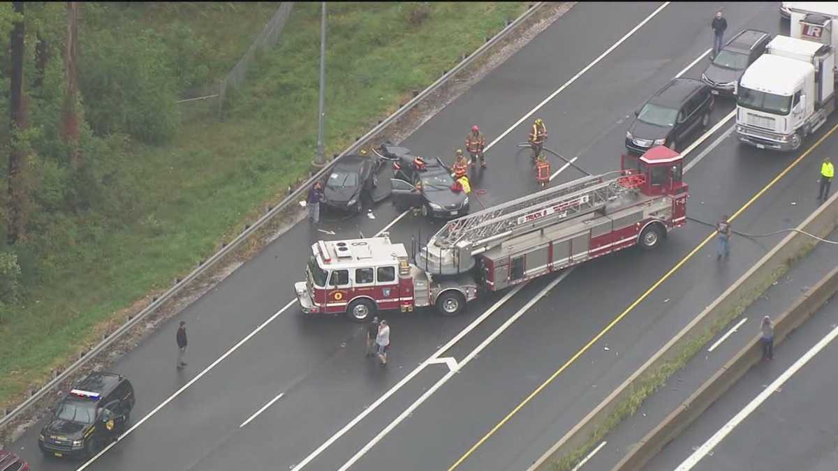 Crashes back up traffic on Inner Loop