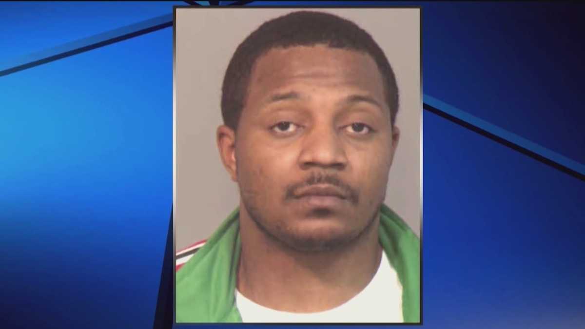 Tavon White takes stand in corruption trial