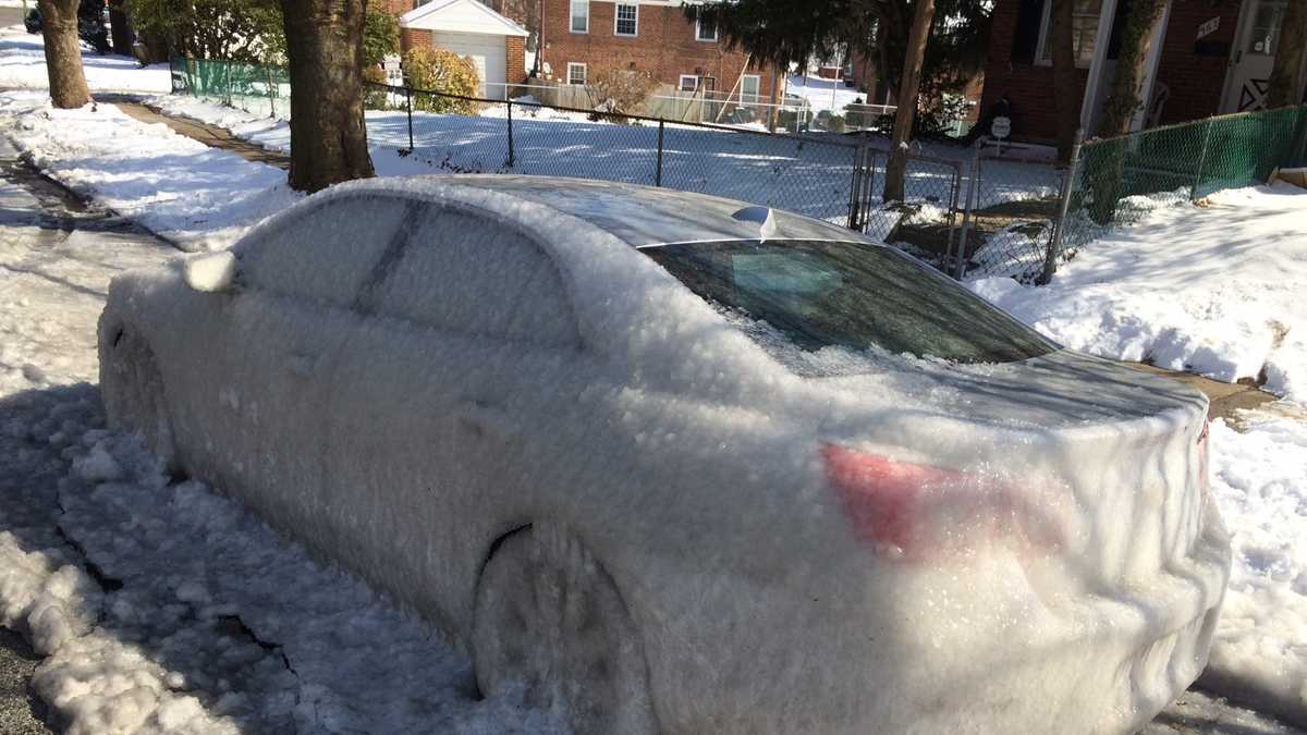 Images: Frozen car