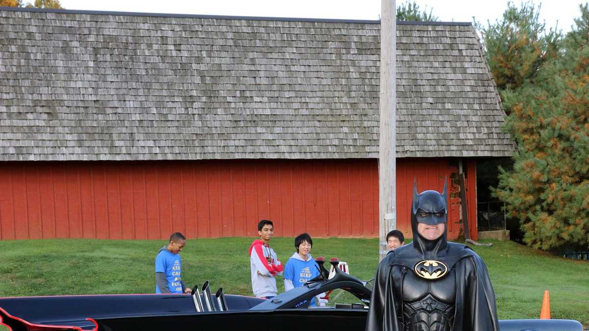 Baltimore's 'Batman' visits sick kids in hospital