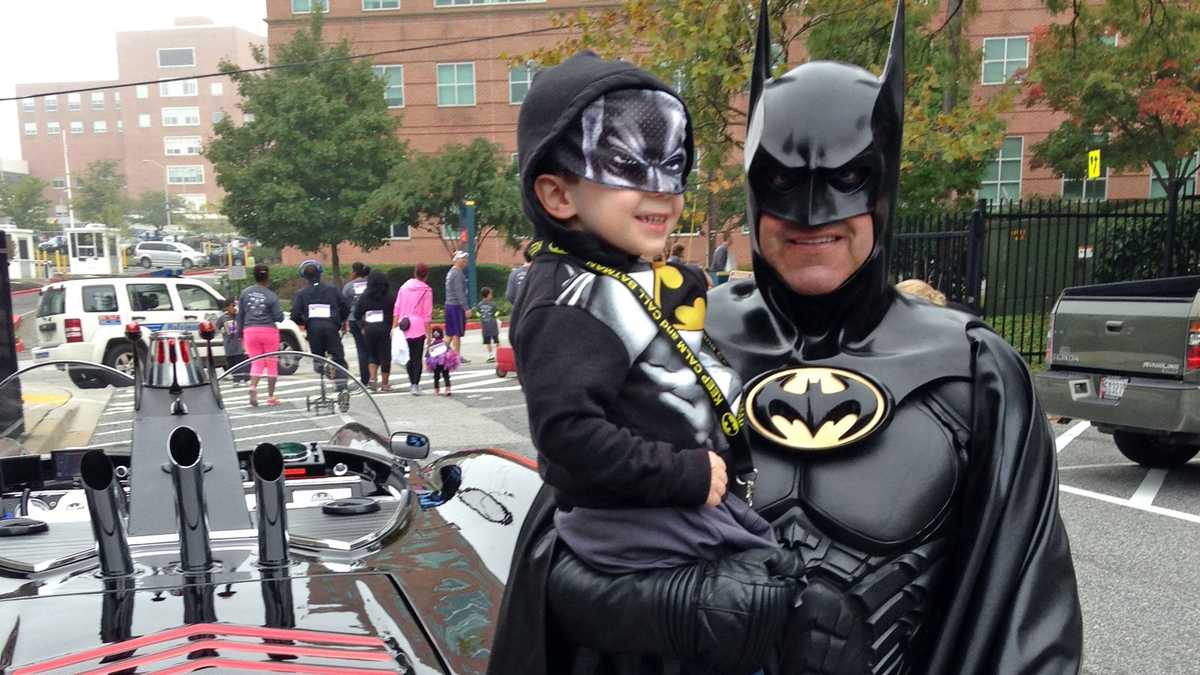 Baltimore's 'Batman' visits sick kids in hospital