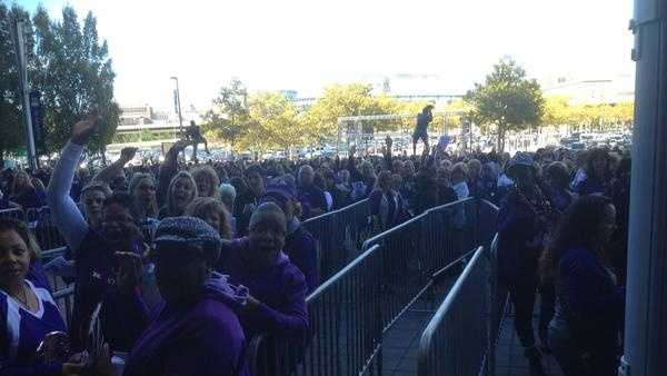Images: A Purple Evening for Ravens' female fans