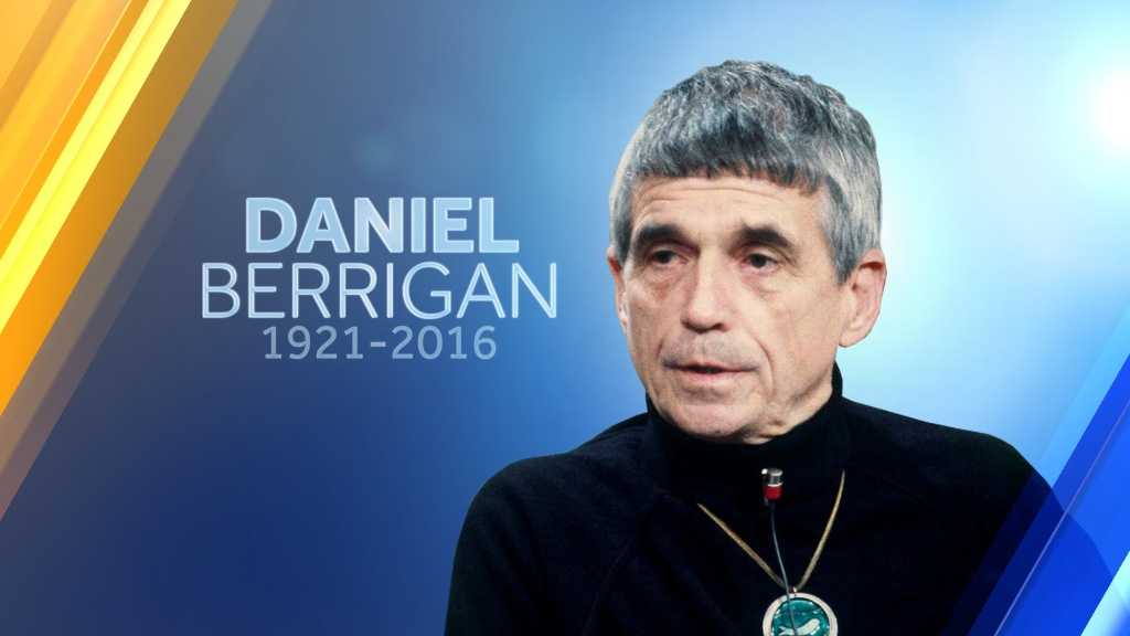 Priest, peace activist Daniel Berrigan dies