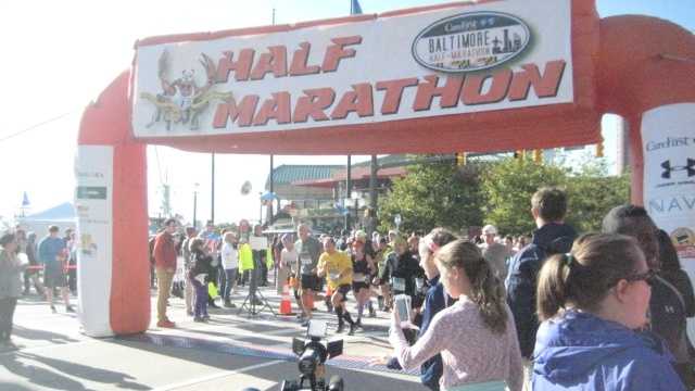 Photos: 2016 Baltimore Half Marathon start (Wave 2)