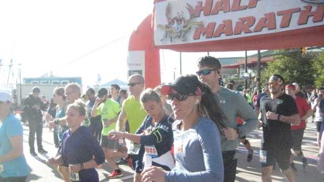 Photos: 2016 Baltimore Half Marathon start (Wave 2)