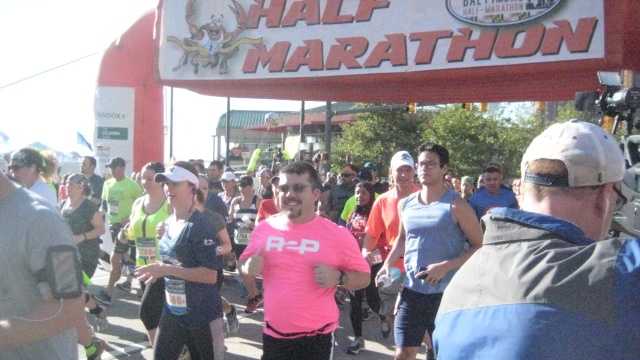 Photos: 2016 Baltimore Half Marathon start (Wave 3)