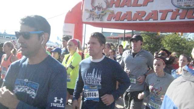 Photos: 2016 Baltimore Half Marathon start (Wave 3)