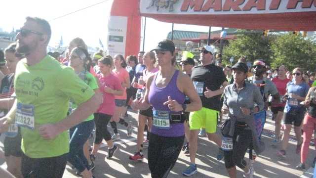 Photos: 2016 Baltimore Half Marathon start (Wave 3)