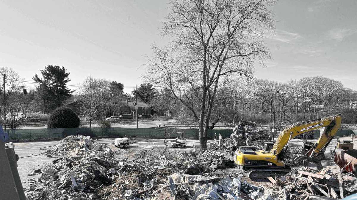 Landmark demolition: Turning ruin into art